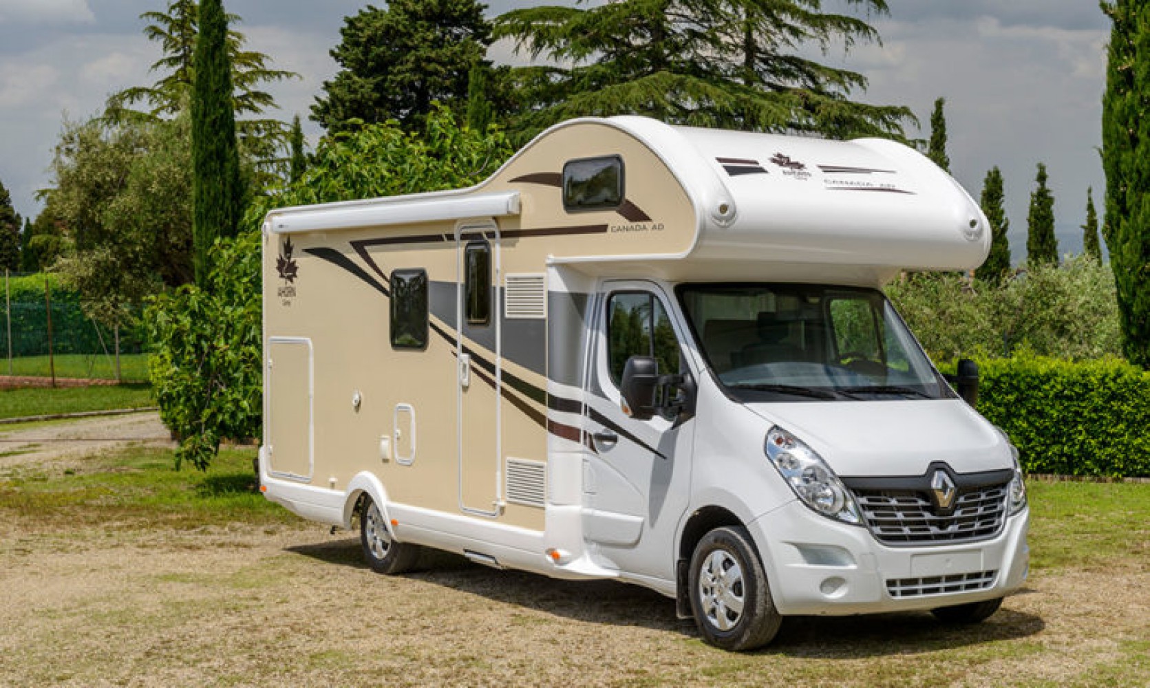 Wohnmobil Mit Grosser Heckgarage Fur Motorrad De Autos Gallerie